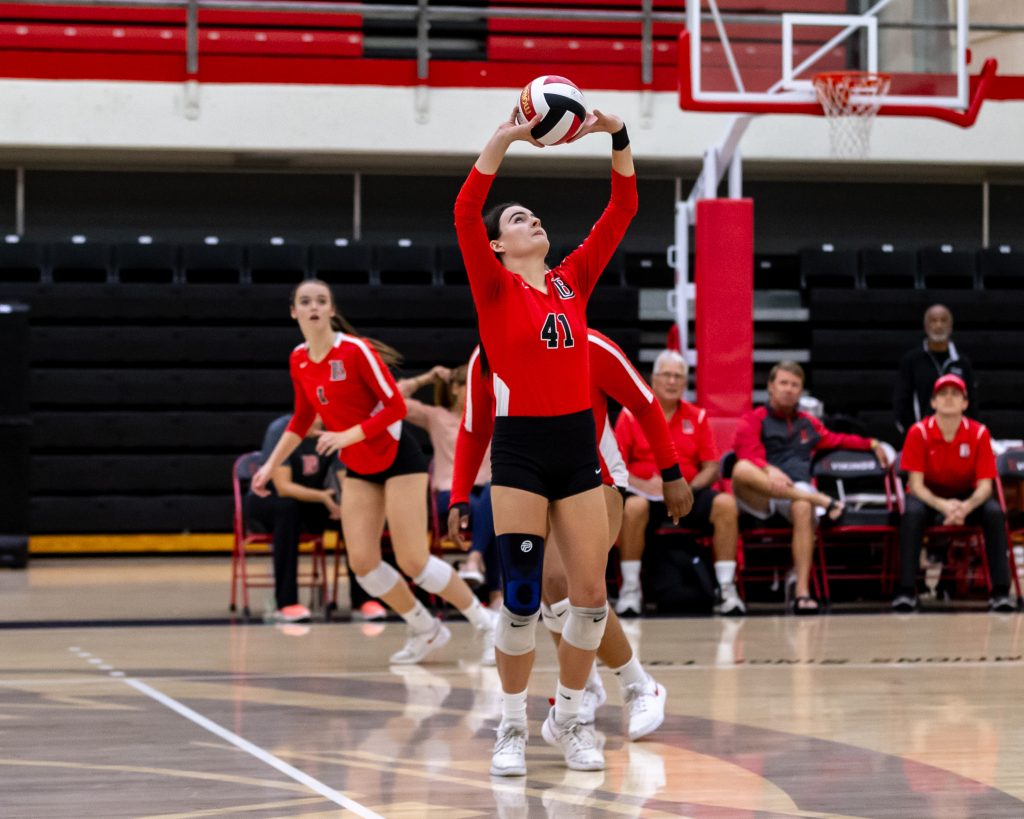 PHOTOS: Long Beach City College Women’s Volleyball Sweeps ELAC – The562.org