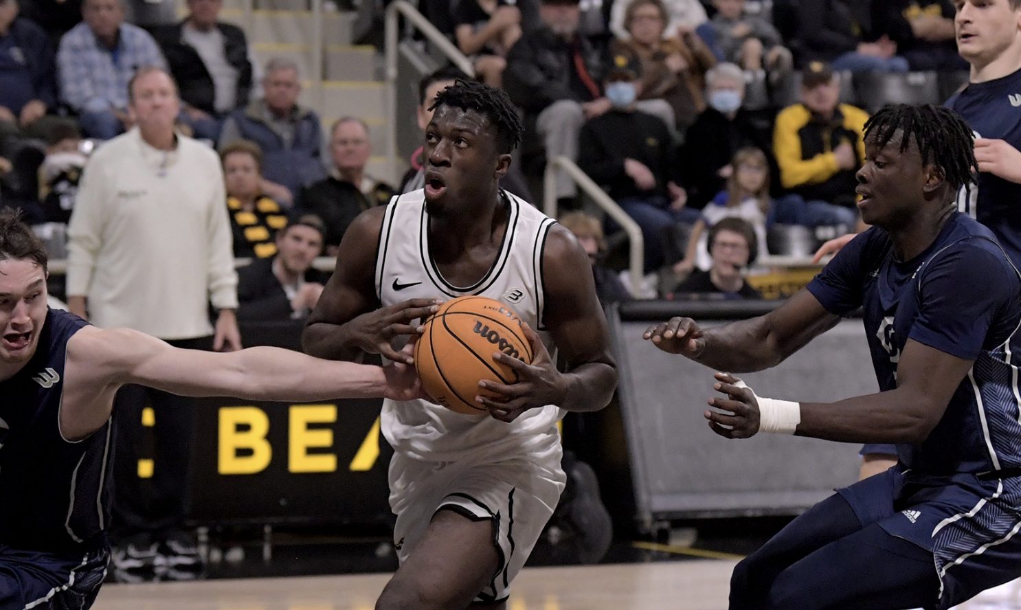 Long Beach State Men’s Basketball Wins Final Home Game – The562.org